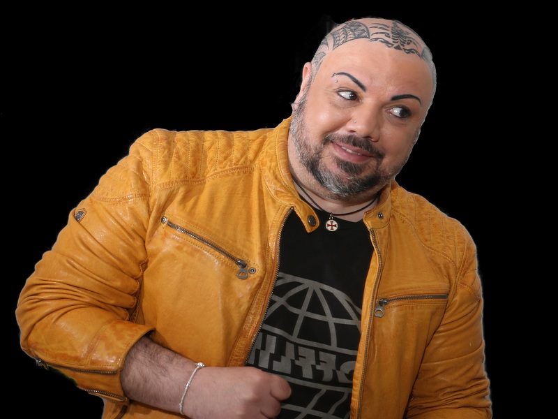 Tony Riggi online con il singolo "Dormo in macchina" - Corriere Nazionale