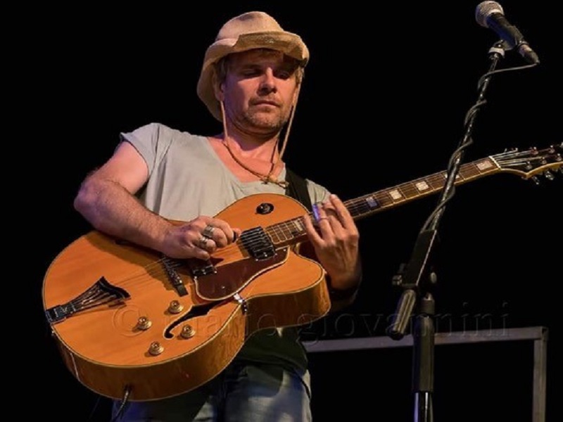 Online "Metti via", la nuova canzone di Ricky Ferranti - Corriere Nazionale