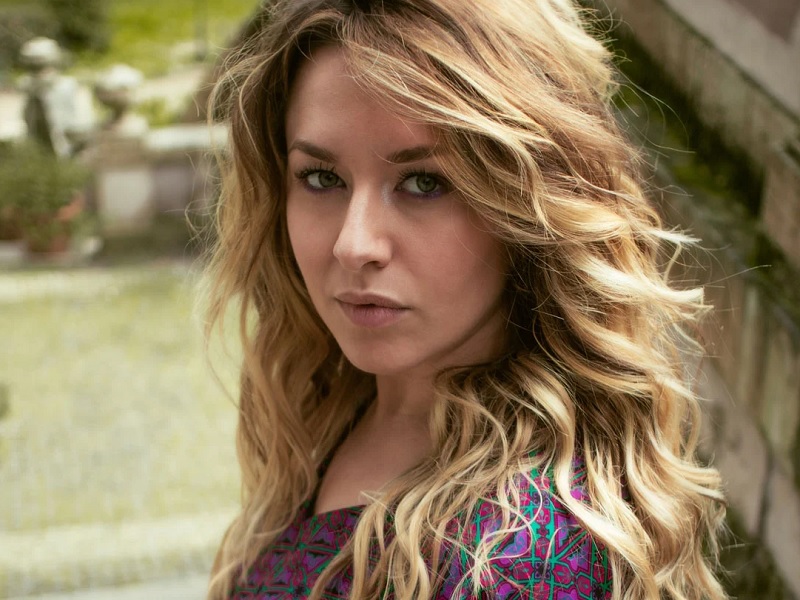 Lynora online con il nuovo singolo "1000 spine" - Corriere Nazionale