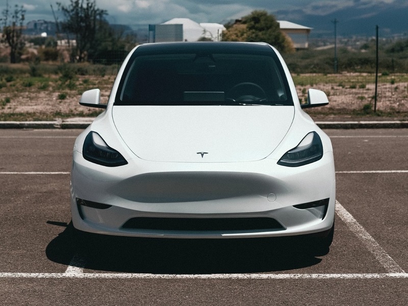 Lo sharing a Cagliari è in Tesla Model Y, prima in Italia - Corriere ...