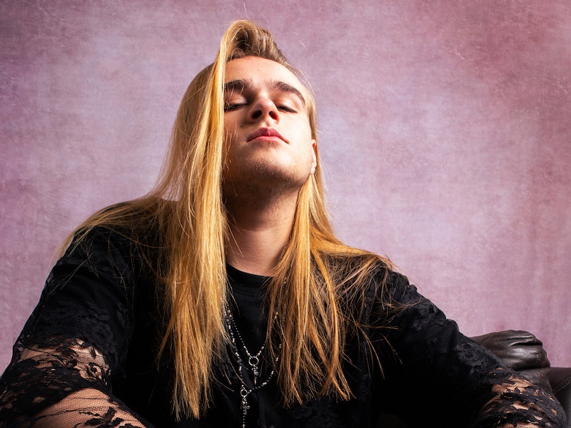 Aaron di Amici in streaming con l'album "Universale" - Corriere Nazionale