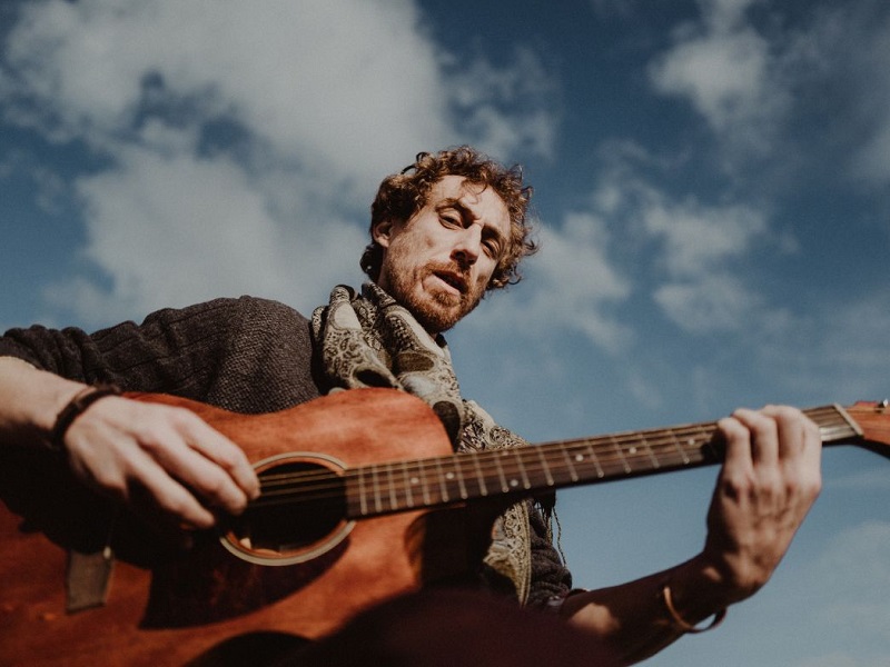 Fuori "Multiverso", disco di esordio del cantautore siciliano Dario ...