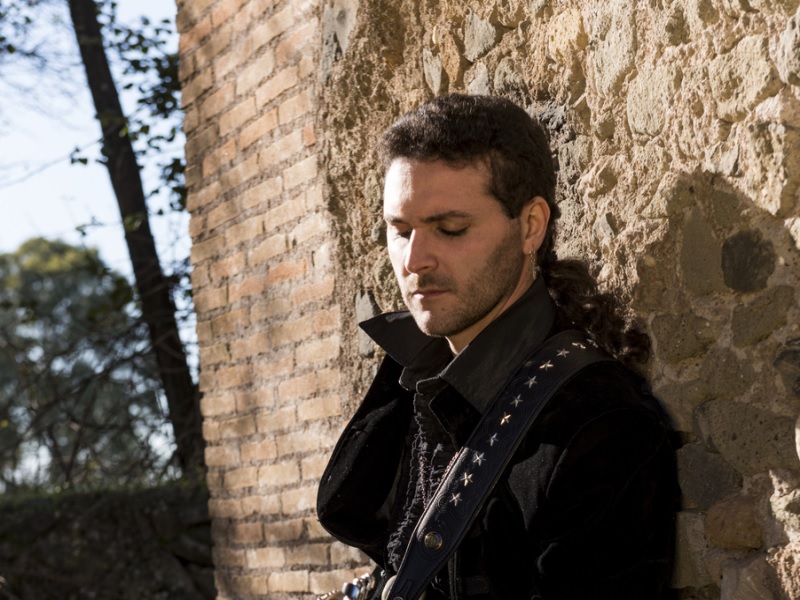 Simone Cozzetto torna con "Le Miroir", il nuovo album - Corriere Nazionale