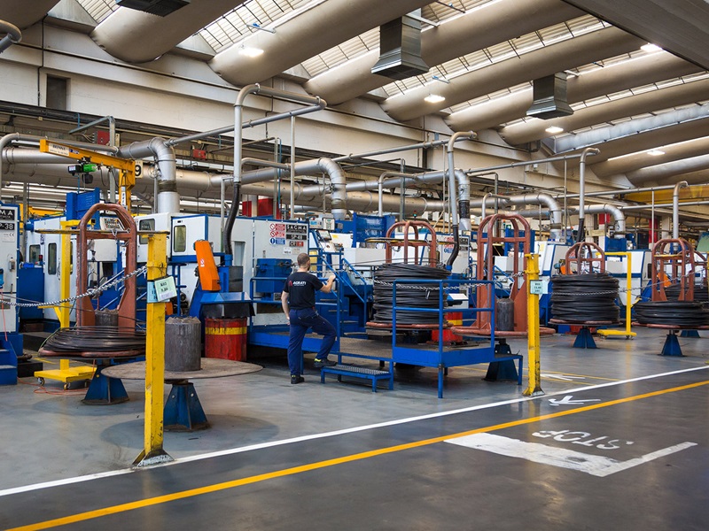 Agrati: la Chiave del Successo nell'Industria dei Sistemi di Fissaggio ...