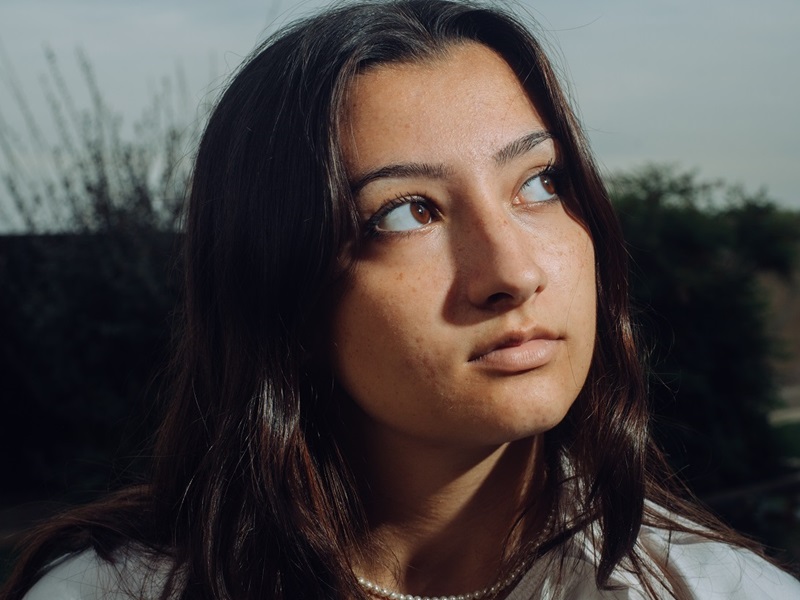 Alek nelle radio e in digitale con "Un'ora di sole" - Corriere Nazionale