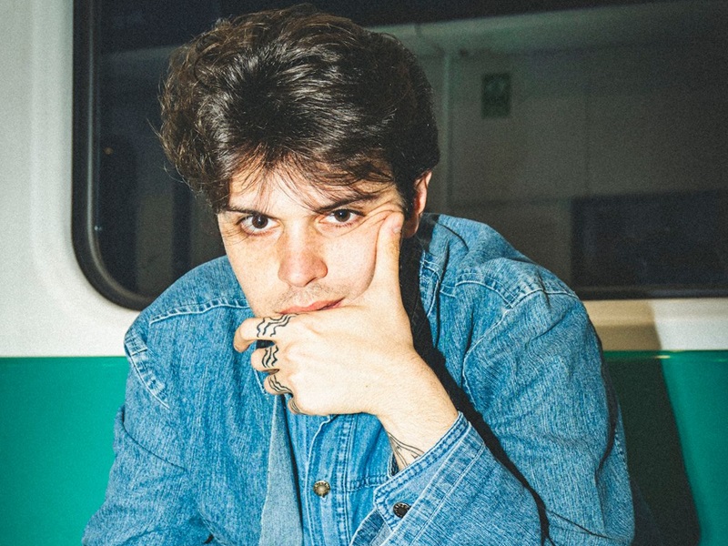 "Brucia (Non fa male)" è la nuova canzone di Chiwi - Corriere Nazionale