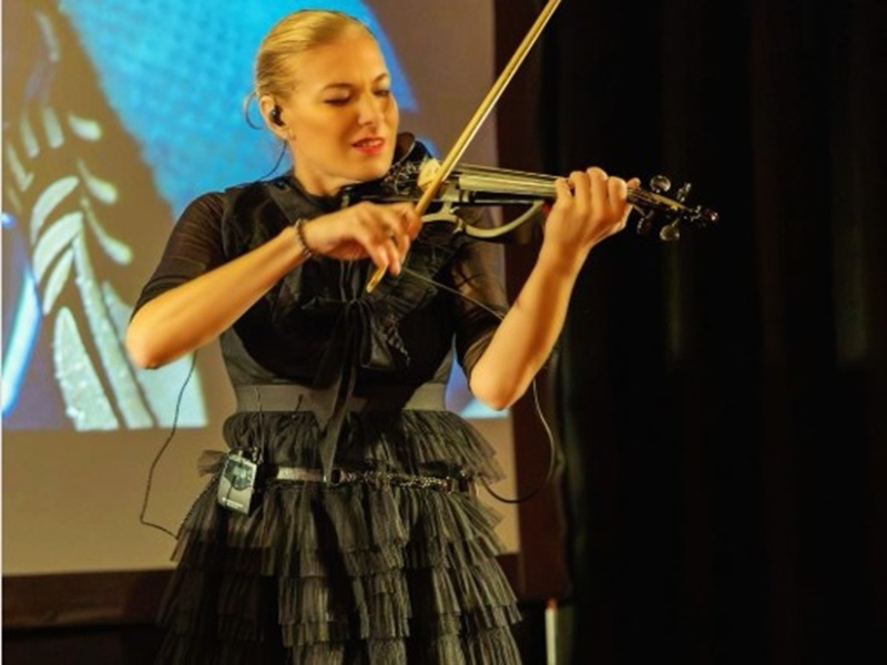 La violinista Elsa Martignoni si esibirà alle Olimpiadi Milano-Cortina ...