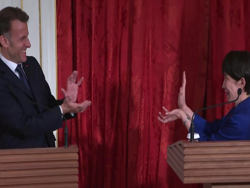 Macron e Sanae Takaichi fanno l’onda energetica ispirata all’anime ...