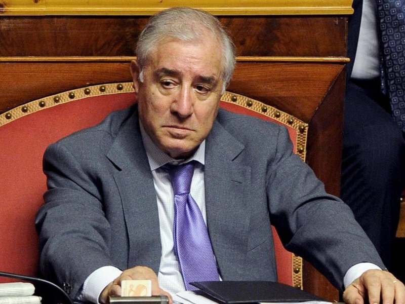 Dell’Utri a processo per 42 milioni di euro ricevuti da Silvio ...