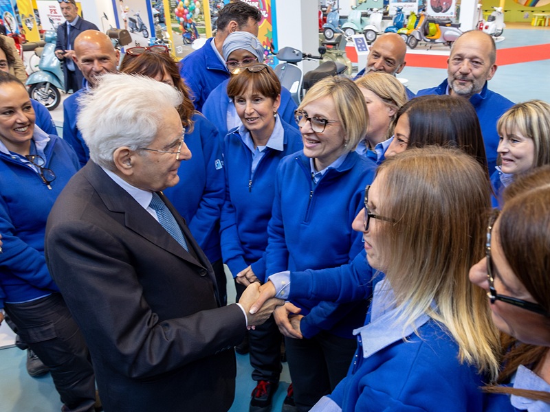 1° maggio, Mattarella alla Piaggio: "Il lavoro plasma l'essere e il ...